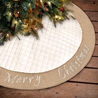 12 Farmhouse Christmas Tree Skirts for a Country Vibe