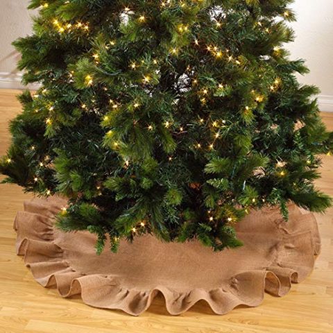 12 Farmhouse Christmas Tree Skirts for a Country Vibe